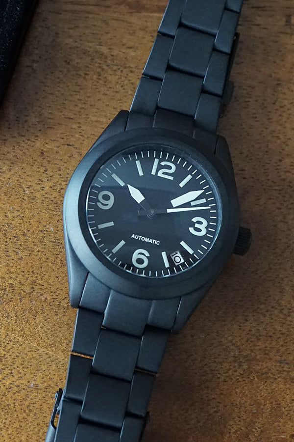 A4 Legacy Pilot 37 Black – Alexander James